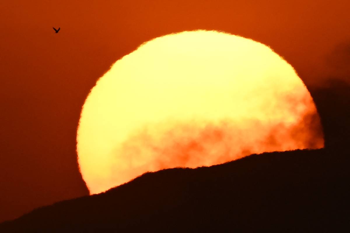 Global Warming To Bring Record Hot Year By 2028 – Probably Our First ...